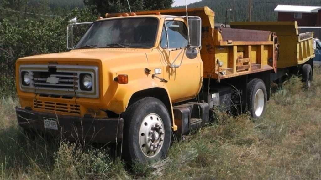 1985 Chevy S/A diesel dump truck w/ pup trailer 8.2 liter Detroit diesel mod. # 40877300. 5+2 spd t