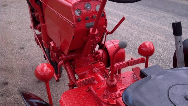 1947 Case VAC farm tractor PTO, good tires, new paint and decals, runs ...