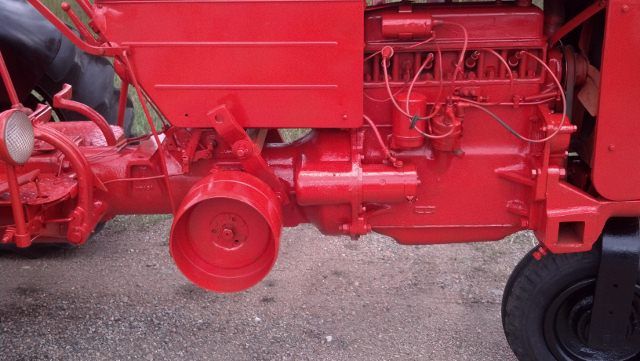 1947 Case VAC farm tractor PTO, good tires, new paint and decals, runs ...