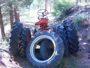 1947 Case VAI farm tractor/ parts engine seized, Complete w/ wide front.