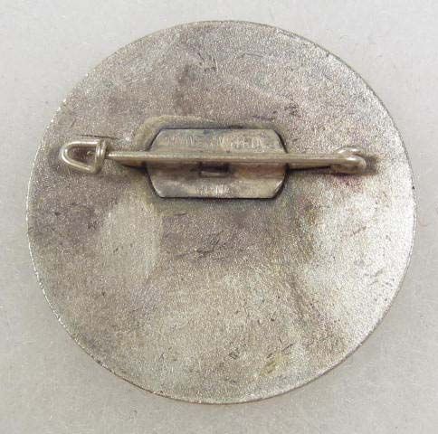 GERMAN NAZI DEUTSCHES JAGERSCHAFT HUNTING ASSOCIATION ENAMELED BADGE