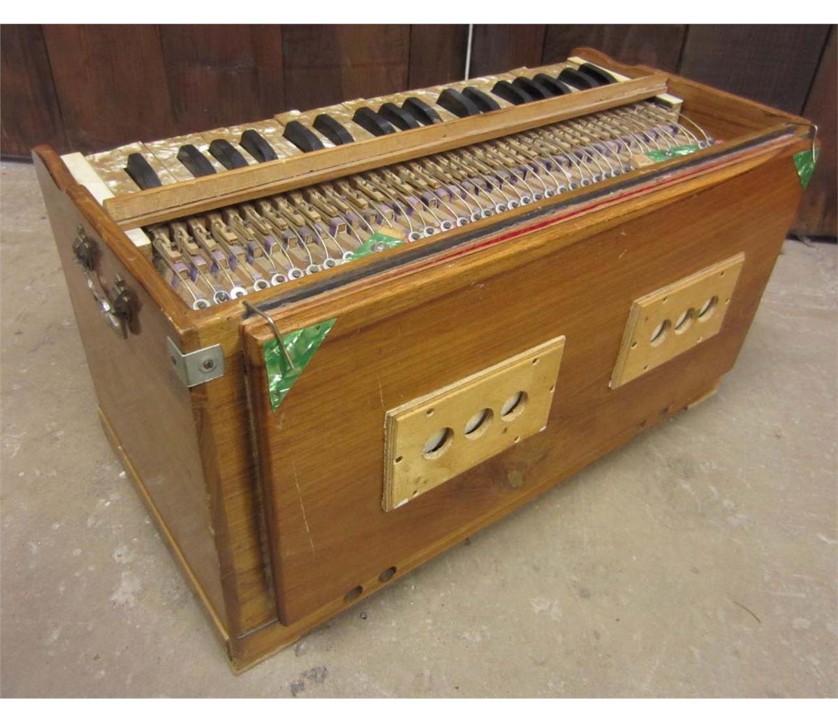 VINTAGE TABLE TOP PUMP ORGAN W/ MOTHER OF PEARL KEYS