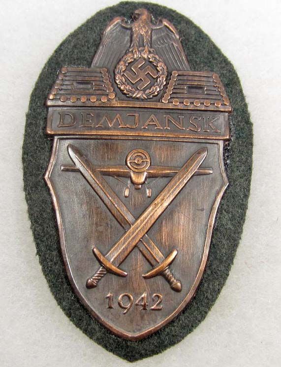 GERMAN NAZI DEMJANSK SHIELD W/ GREEN WOOL