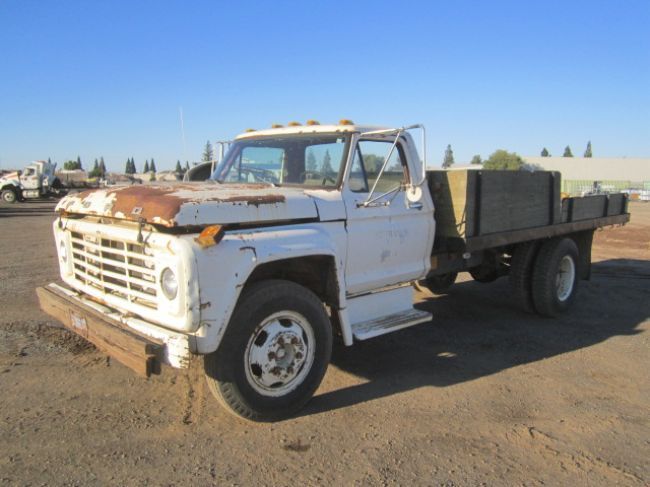 1973 Ford F600 S/A Flat Bed Dump