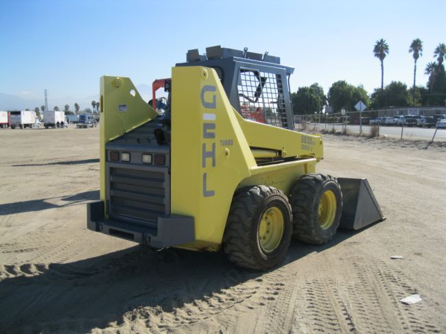 2000 Gehl 5635 DXT Series 2 Skid Steer