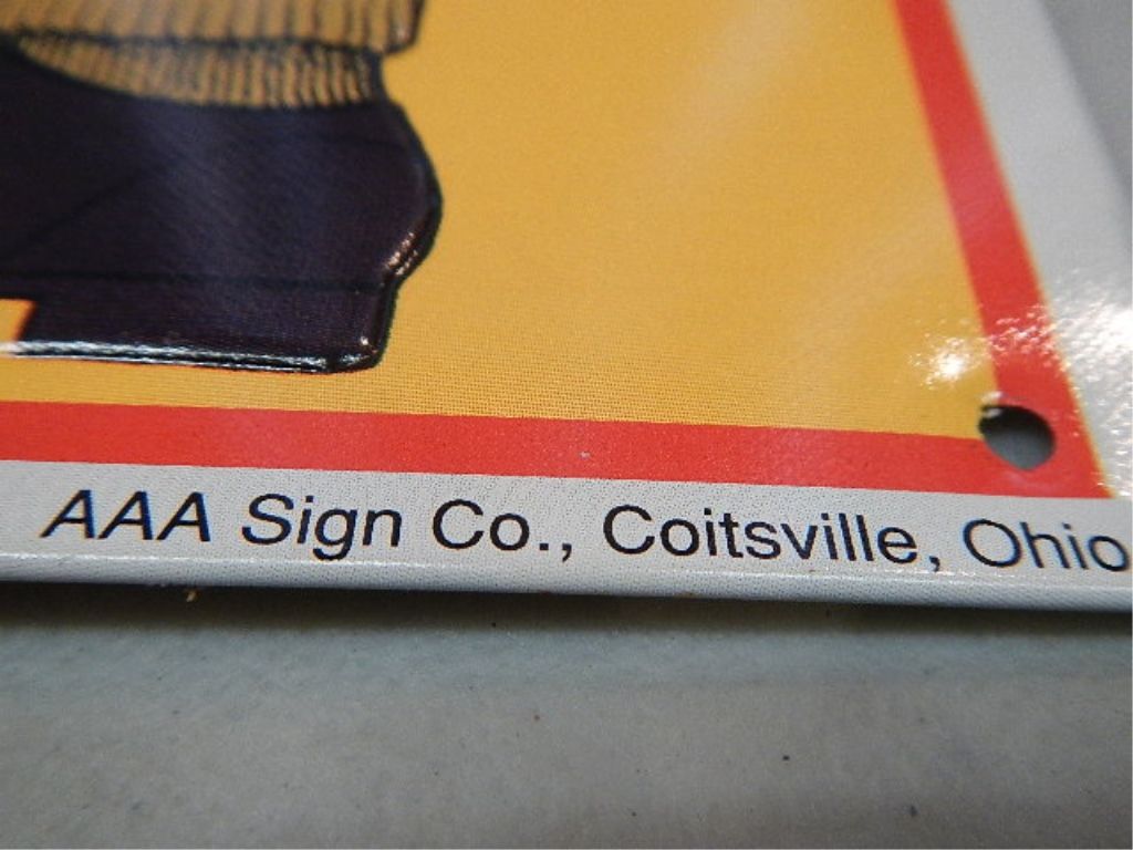 Old Fashion Ma's Root Beer Sign