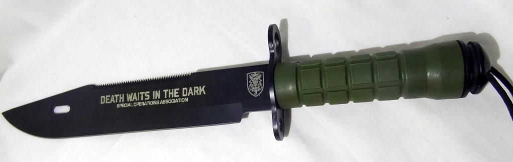 SOA Death Waits In The Dark Survival Knife