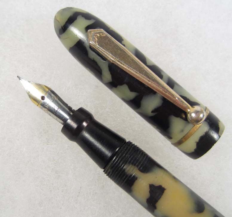 VINTAGE PATO FOUNTAIN PEN W/ DURIUM 4 NIB
