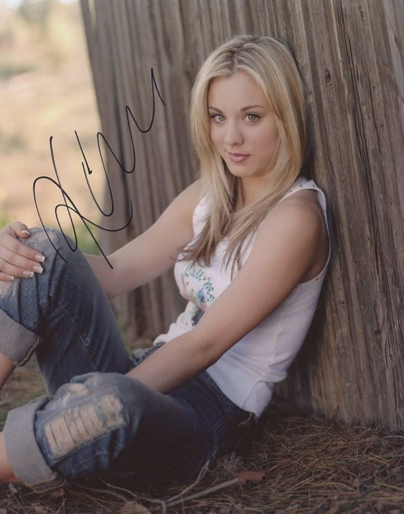 Kaley Cuoco Signed 8x10 Photo (PSA COA)