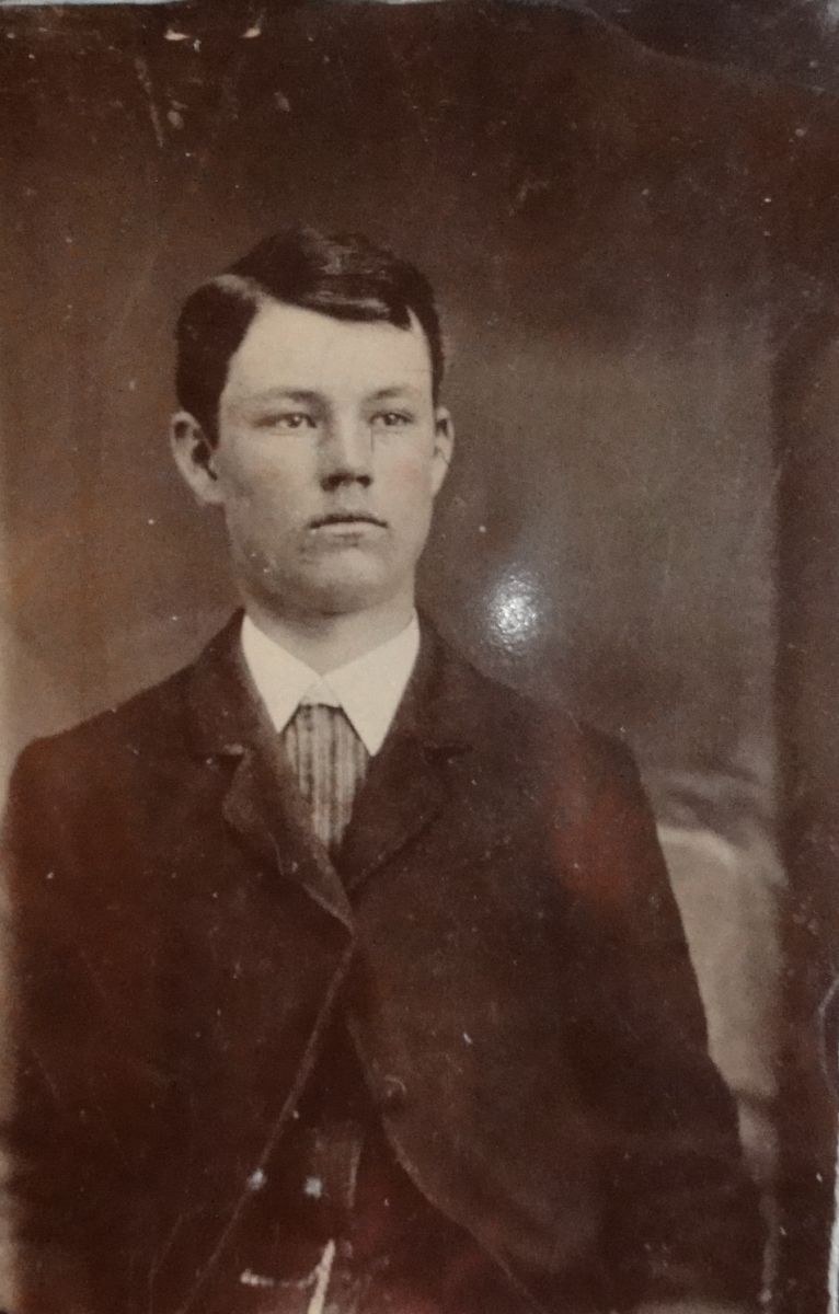 2 Vintage tin-types, Robert Stuart. Son of James Stuart and Mary Stuart ...