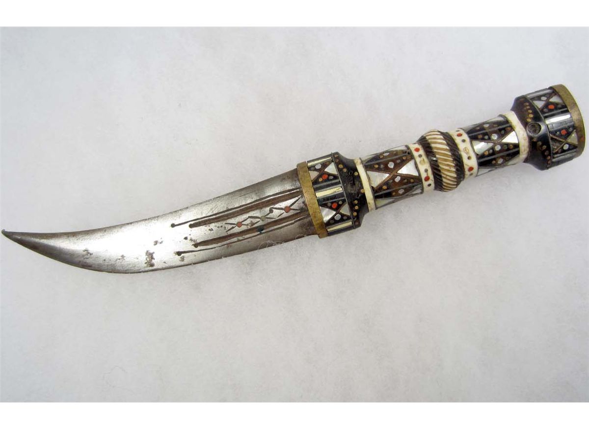 EARLY MIDDLE EASTERN FIGHTING KNIFE W/ INLAY HANDLE AND SHEATH