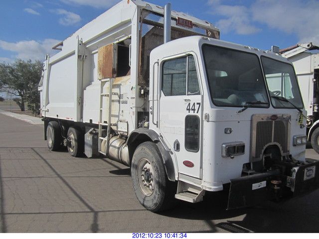 2003 - PETERBILT 320