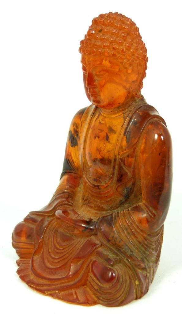 18th C CHINESE AMBER SEATED BUDDHA FIGURE