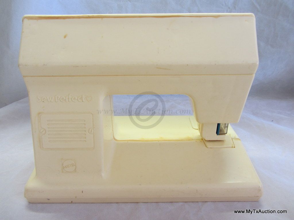 1976 Vintage Mattel Sew Perfect Sewing Machine