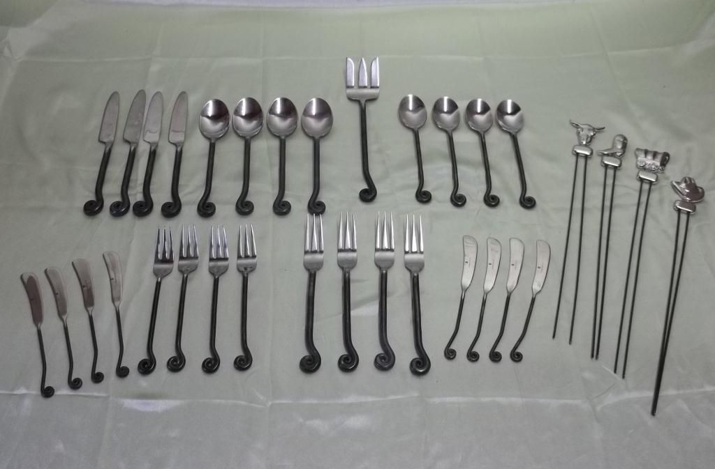 29 Piece GS Gourmet Settings Treble Clef Flatware