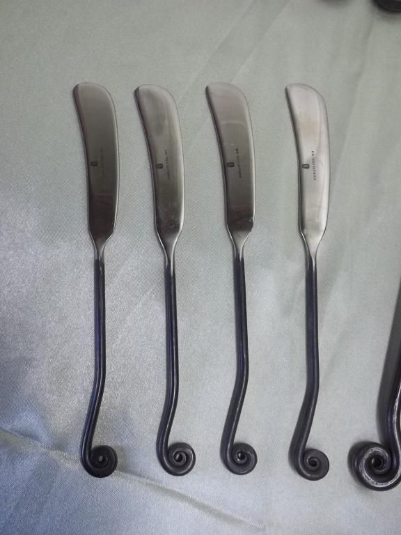 29 Piece GS Gourmet Settings Treble Clef Flatware