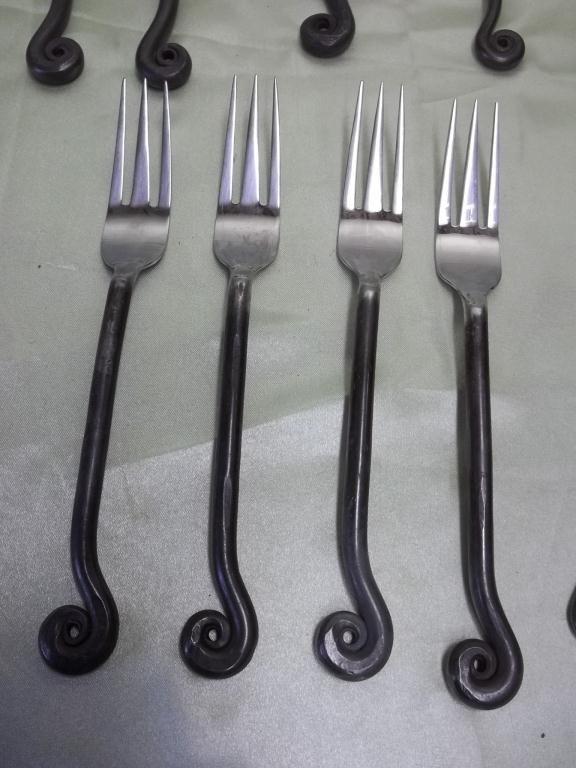 29 Piece GS Gourmet Settings Treble Clef Flatware