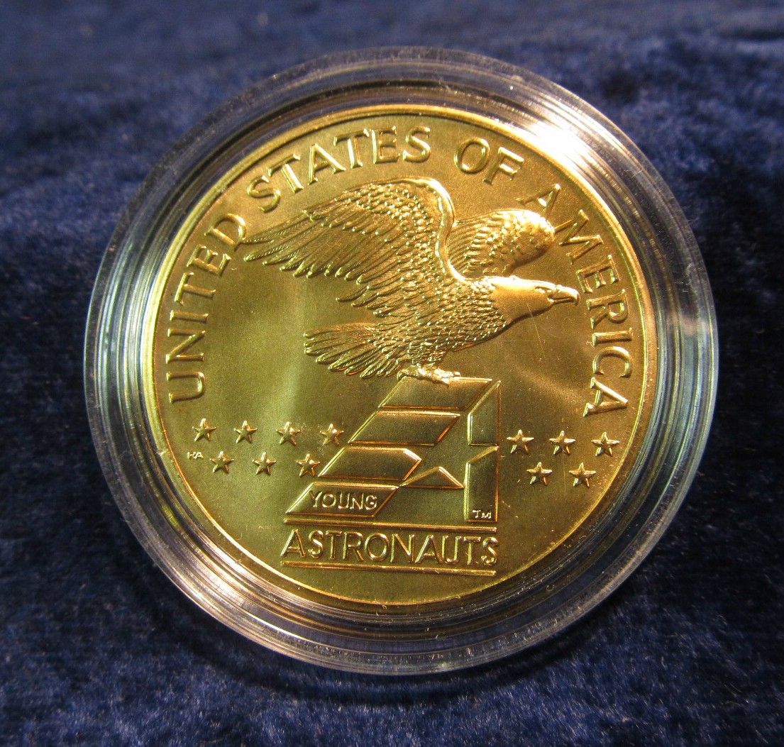 639. 1988 P "Young Astronauts" U.S. Mint Commemorative Medal. Bronze ...