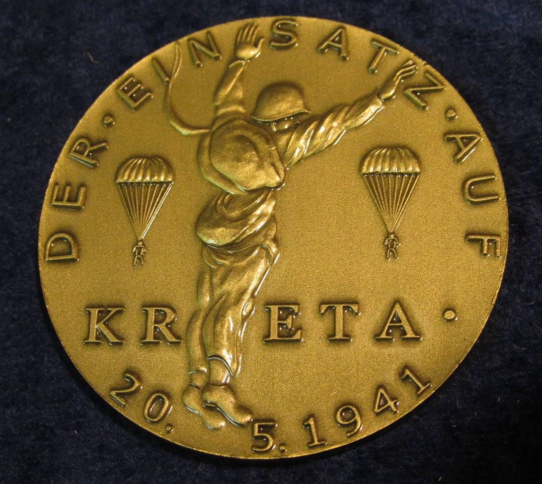 1575. Large German Nazi Medal. Der Einsatz Auf Kreta 20-5-1941.