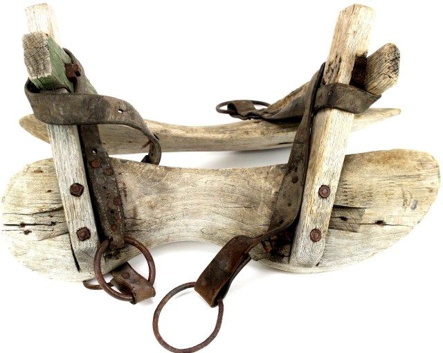 Early wooden skeleton pack saddle
