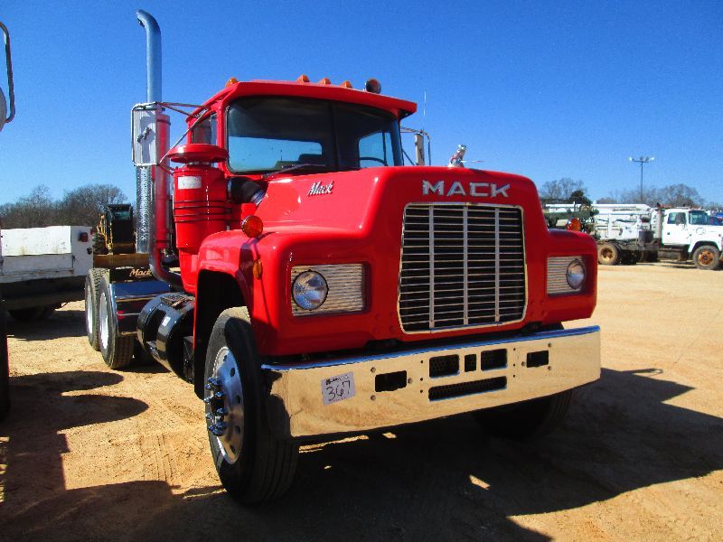 1984 MACK R686ST T/A TRUCK TRACTOR - J.M. Wood Auction Company, Inc.