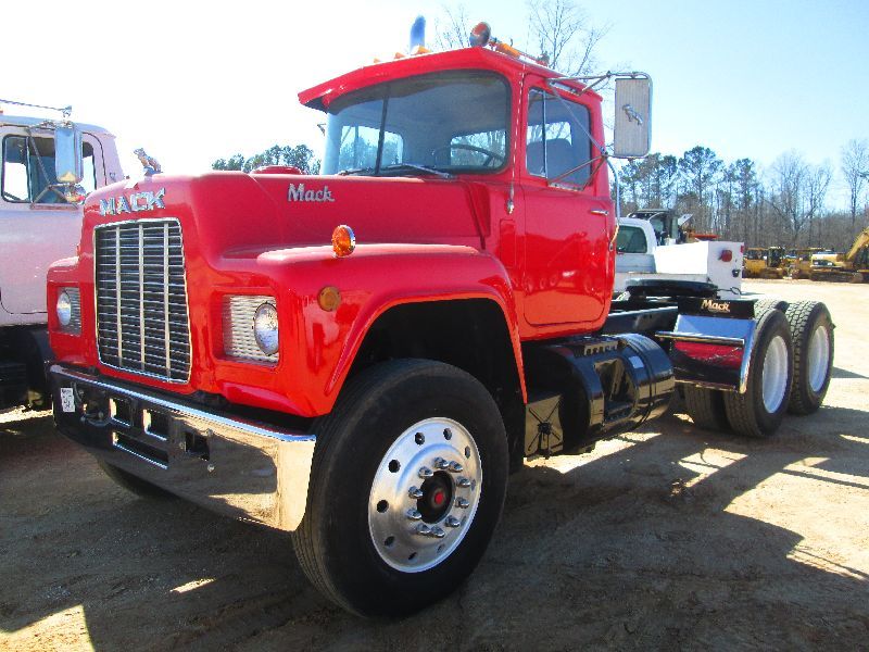 1984 MACK R686ST T/A TRUCK TRACTOR - J.M. Wood Auction Company, Inc.
