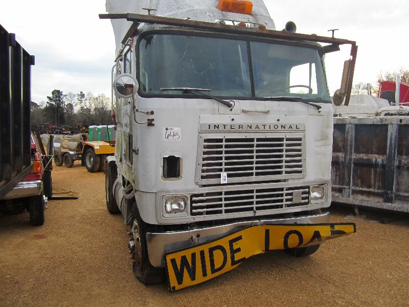 1985 INTERNATIONAL CAB OVER TRUCK TRACTOR