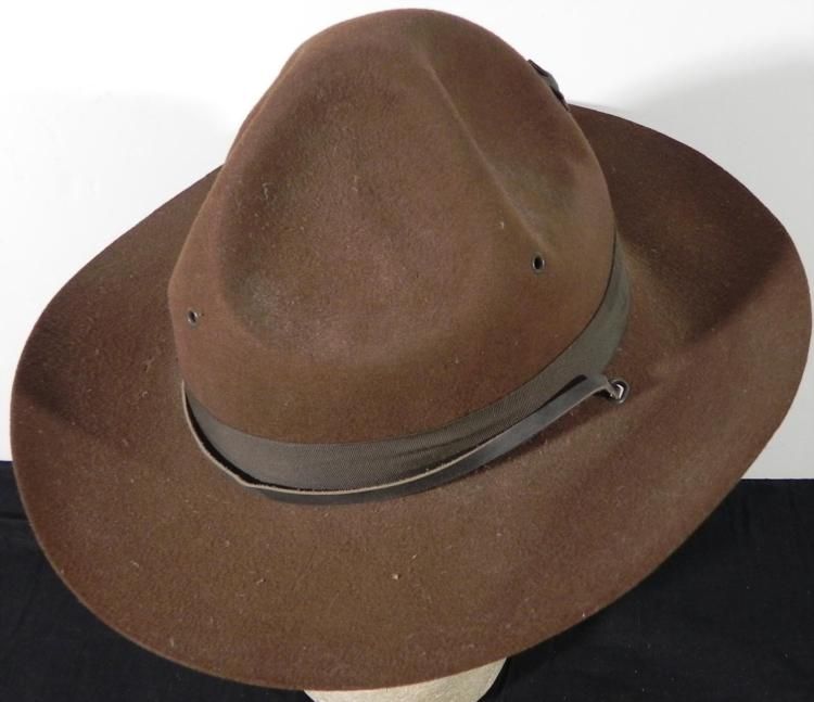 WWII U.S MARINES DRILL SGT CAMPAIGN HAT-ORIG W/ EMBLEM