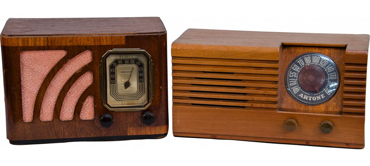 Lot of 2 Vintage Countertop Wooden AM Tube Radios: