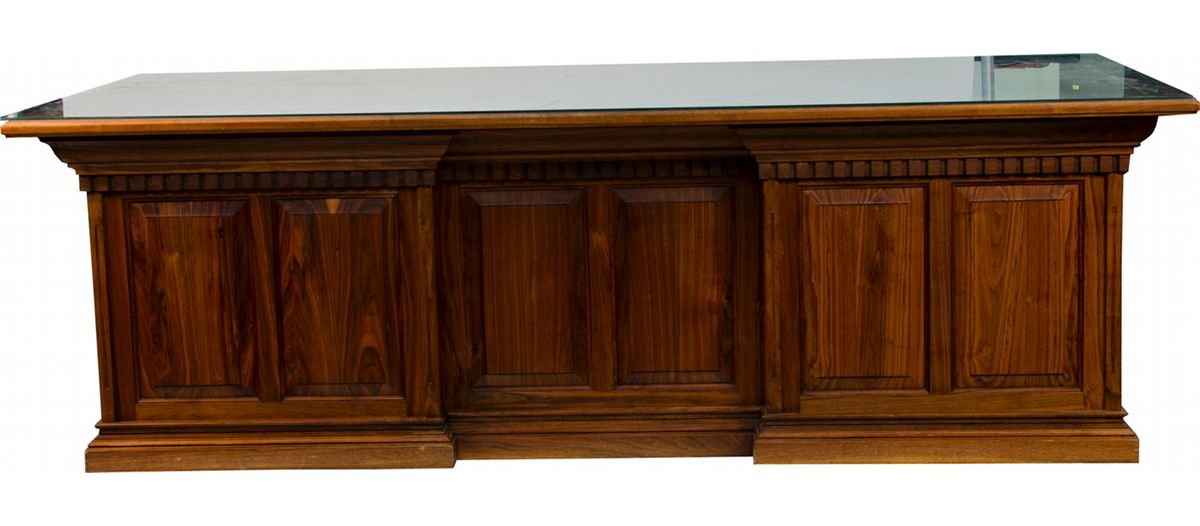 Large Oak Presidential Style Desk