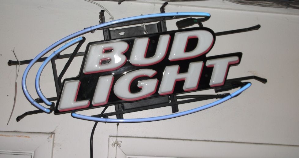 Bud Light Lighted Beer Sign