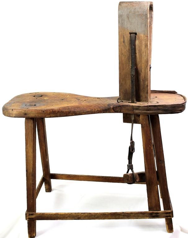 Good early saddle makers stand 32" long,