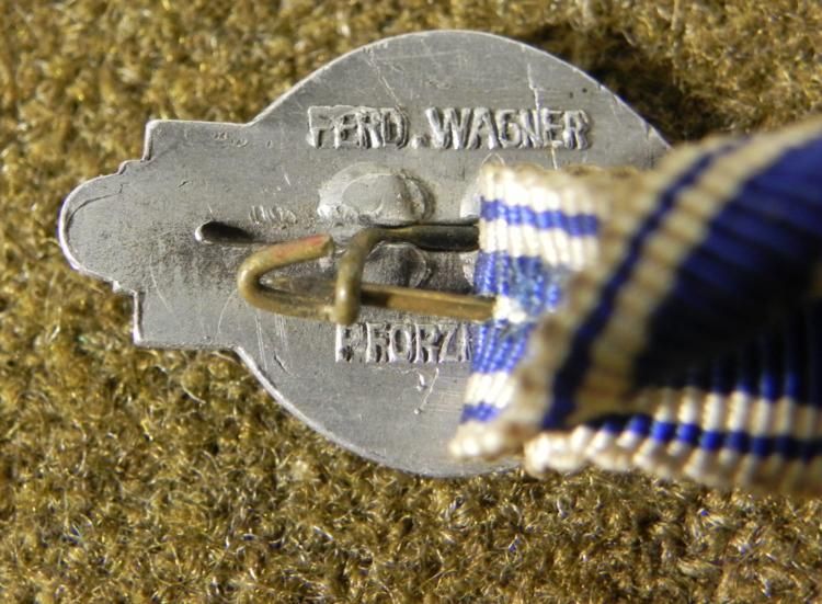 NAZI SILVER MOTHERS CROSS & SONS 1935 HITLER YOUTH PIN