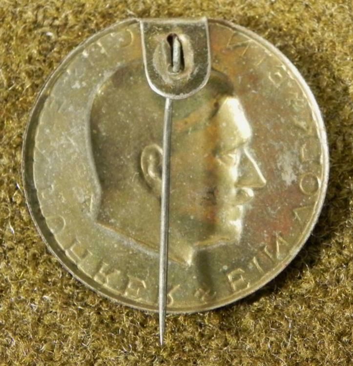 HITLER PINBACK MEDAL EIN REICH,EIN VOLK EIN FUHRER-ORIG