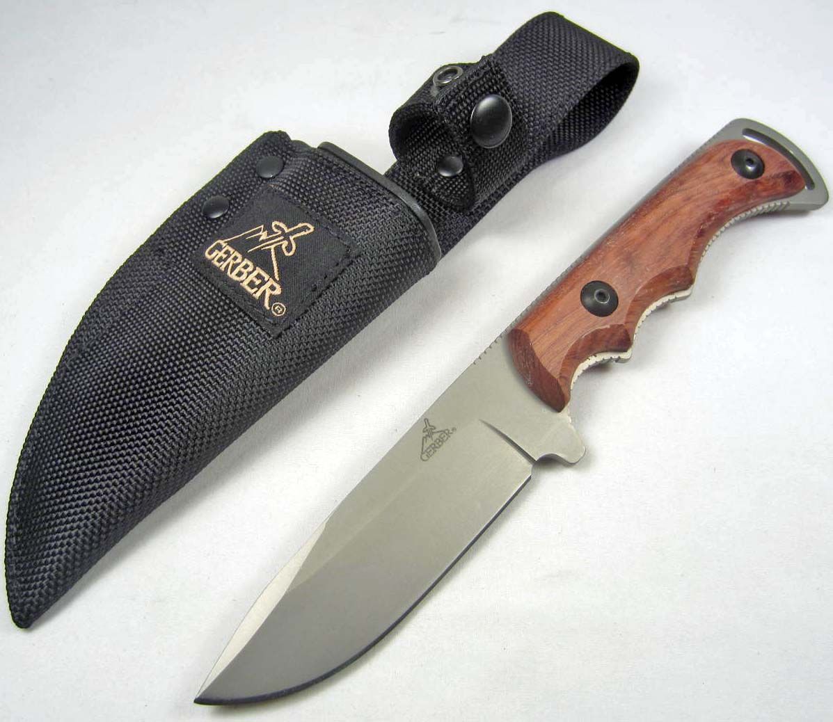GERBER FREEMAN DROP POINT HUNTER W/ PEARWOOD HANDLE W/ SHEATH
