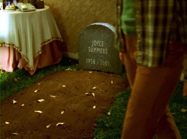 Buffy The Vampire Slayer (television) - Joyce's Headstone
