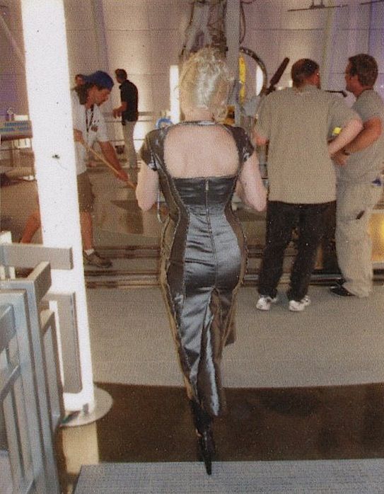 Terminator Salvation - Dr. Serena Kogan's Outfit (Helena Bonham Carter)