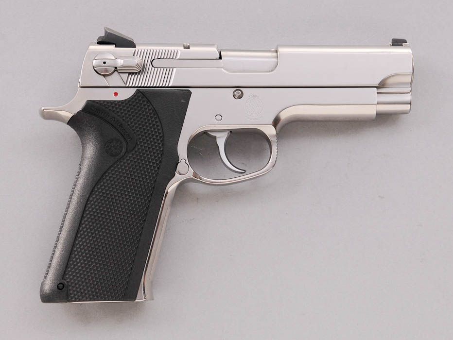 S&W Model 1066 Semi-Automatic Pistol