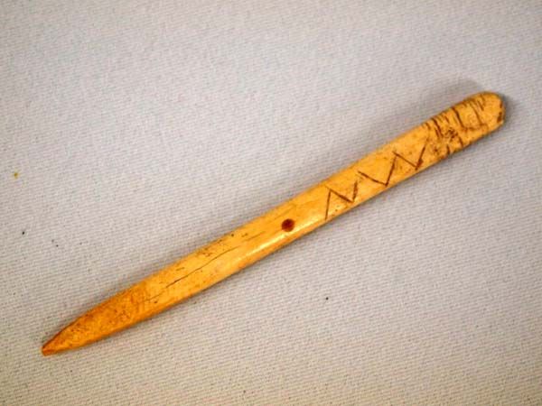 Rare Prehistoric Jornada Mogollon Etched Bone Awl