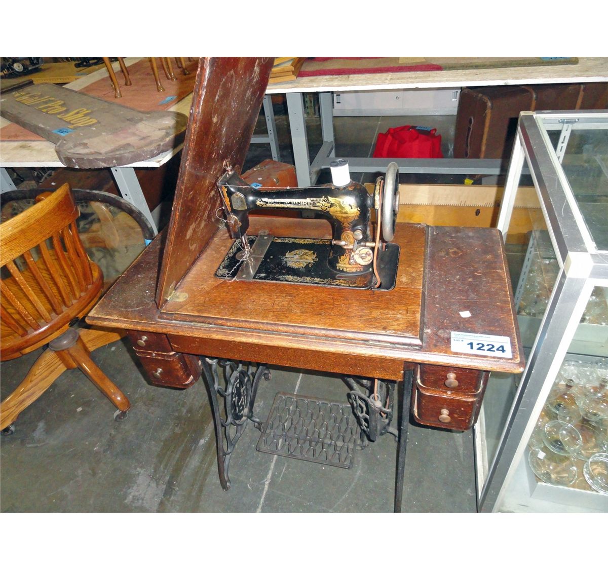 Early 1900s singer treadle sewing machine