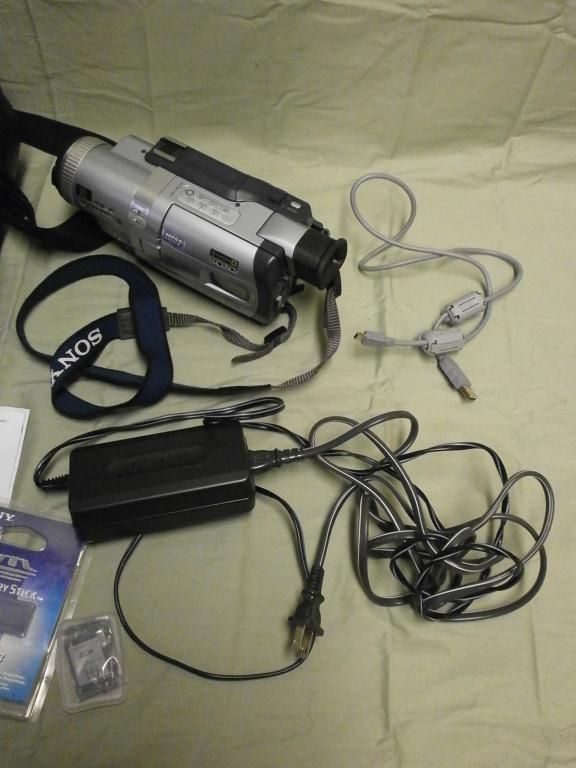 Sony Digital 8 500x Super Steady Shot Handycam