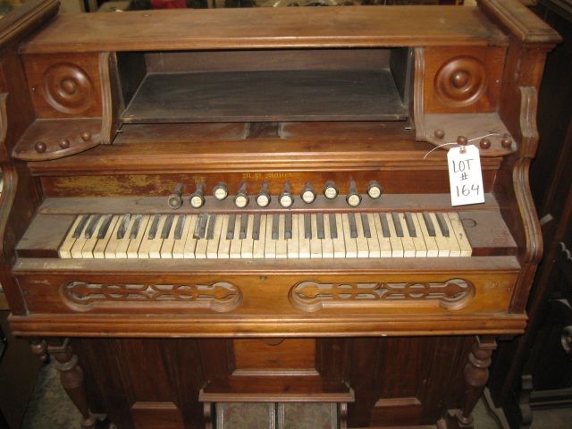 M.P. Moller Pump Organ