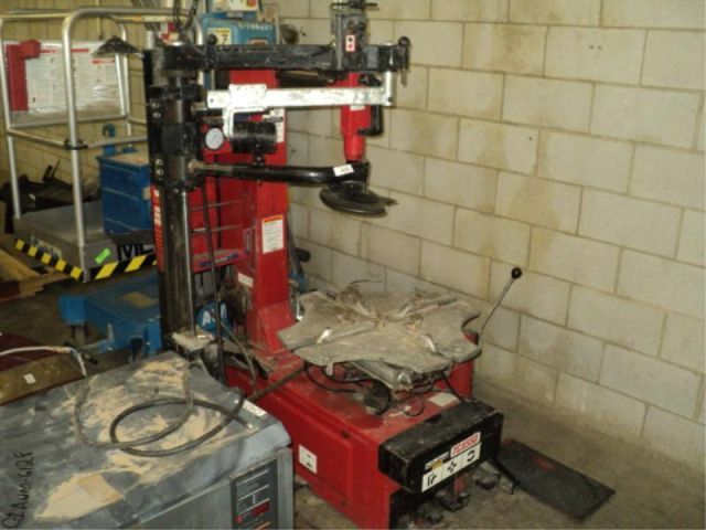 Hunter TCX 550 Tire Machine (print sequence:) 6131