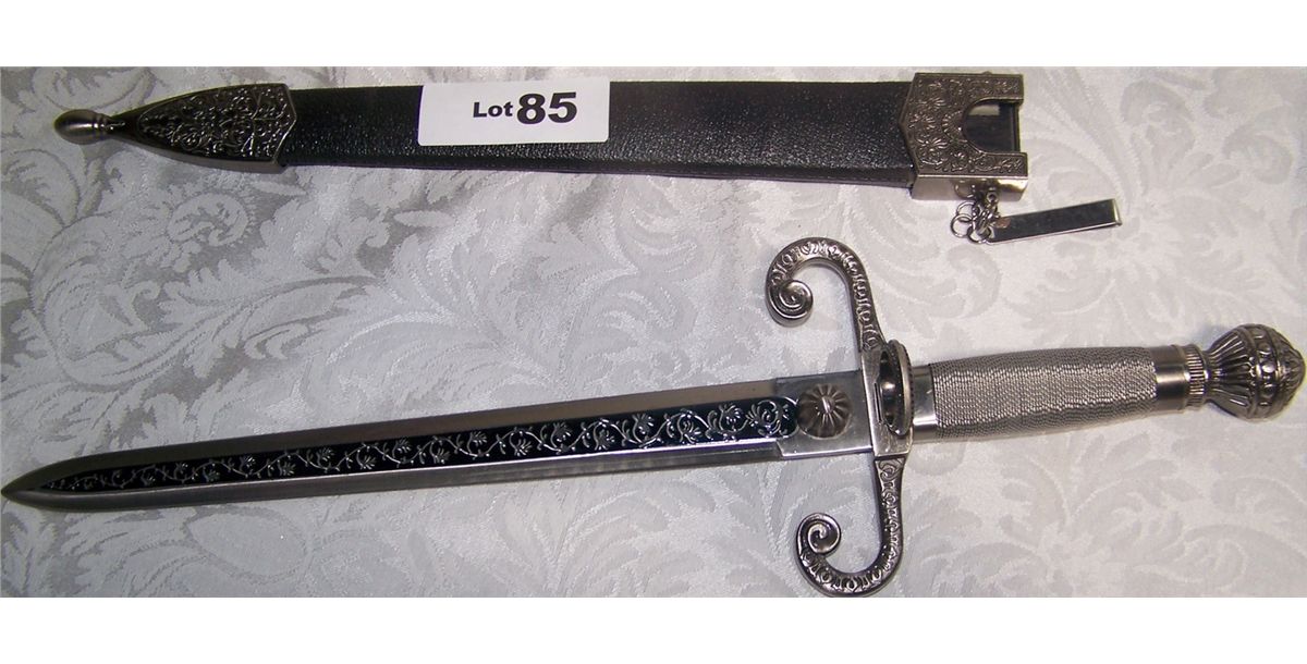DECORATIVE SHORT SWORD