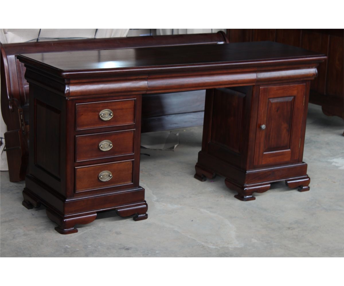 Medium Size Computer Desk