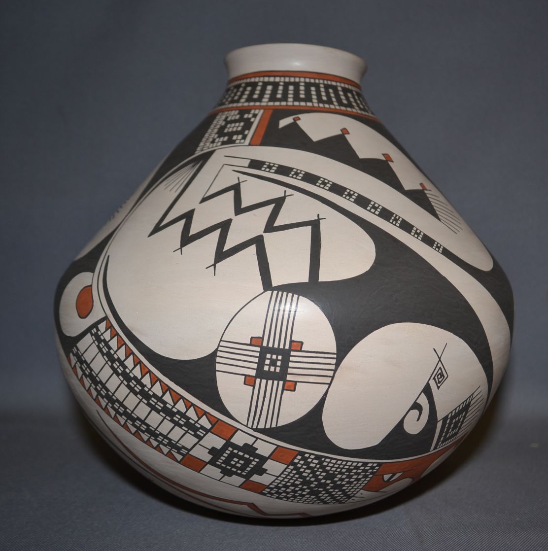 MATA ORTIZ POTTERY JAR