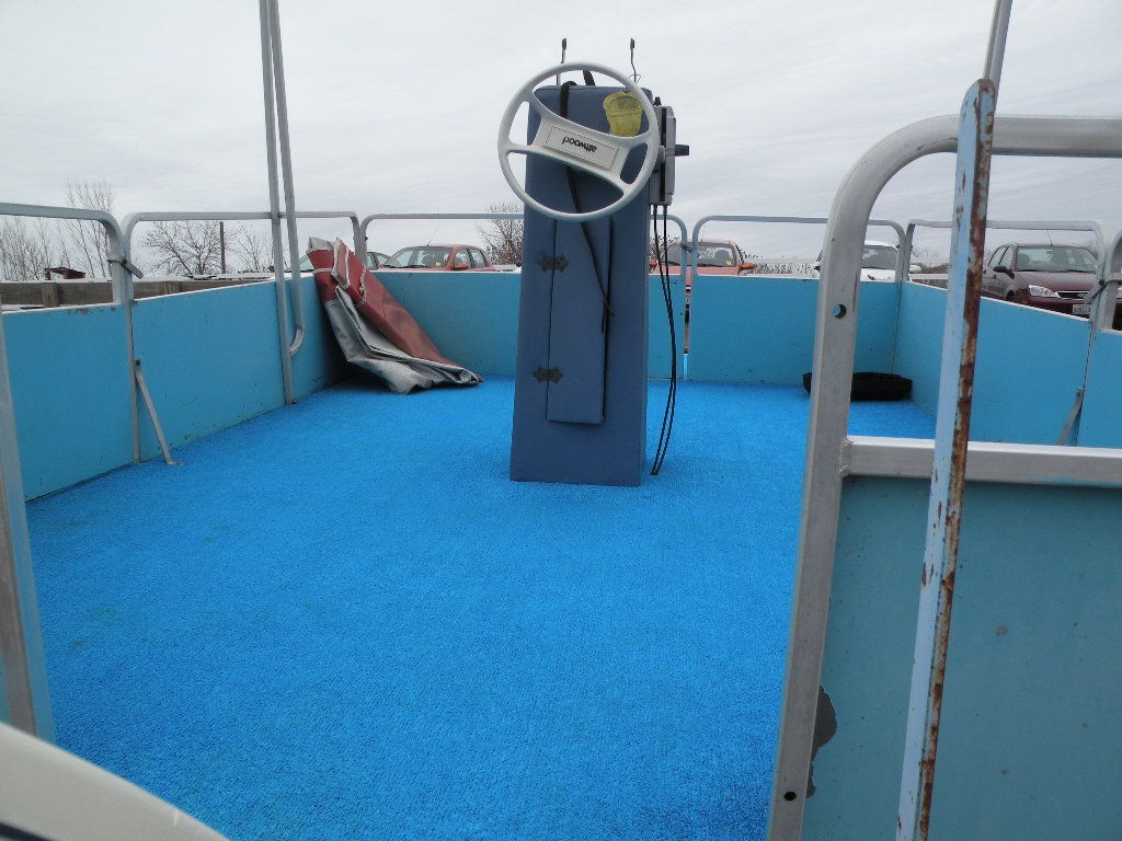 1983 Madsen pontoon w/15hp Evinrude SN-JEM180520683