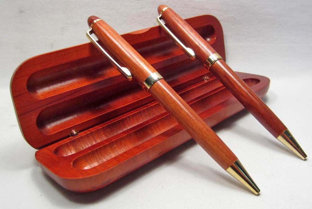 MICHAEL C. FINA FIFTH AVENUE PEN SET W/ CASE