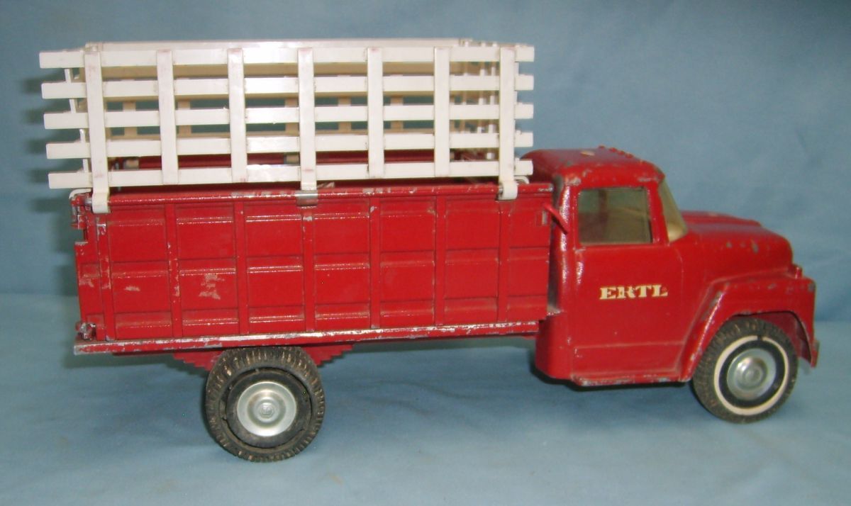 ERTL farm truck 15”