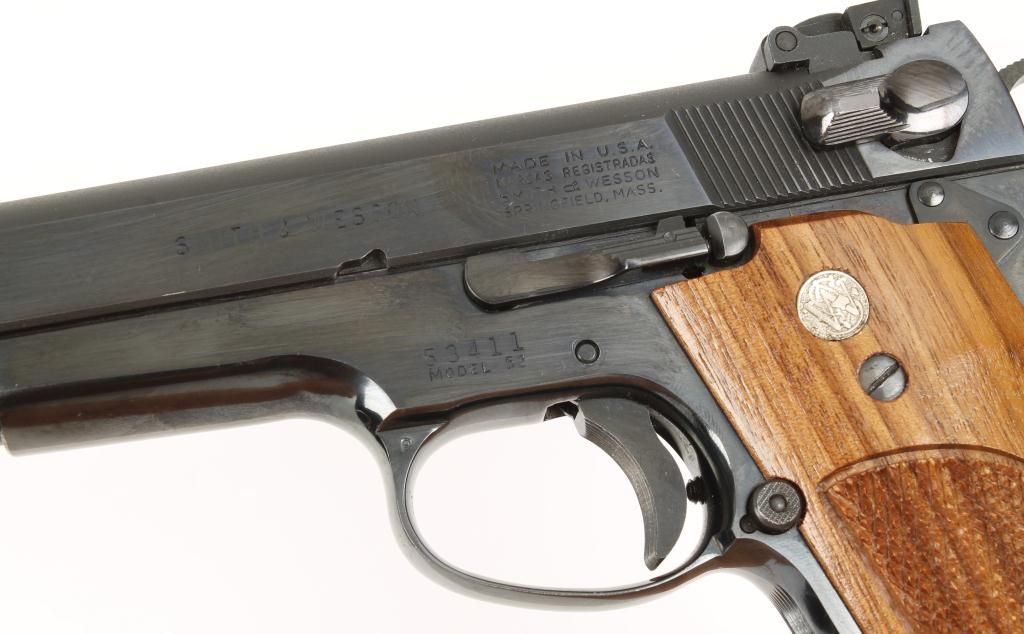 Smith & Wesson Model 52 in .38 special mid-range target caliber, blue ...